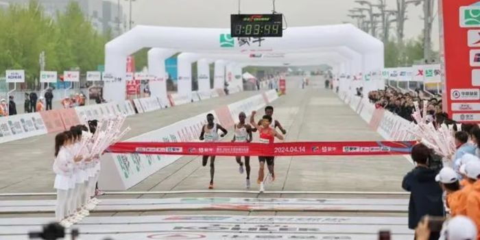 Investigations Launched as 2 Kenyans Deliberately Let Chinese Athlete ... Investigations Launched as 2 Kenyans Deliberately Let Chinese Athlete ...